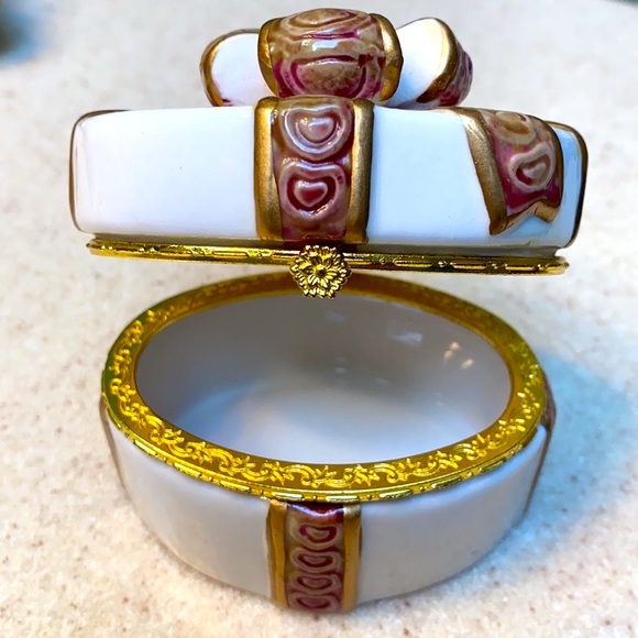 Accents | Vintage Porcelain Trinket Box | Poshmark